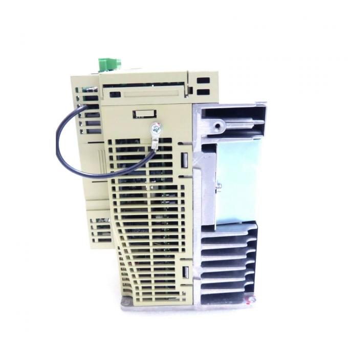 Yaskawa SGDH-30AE Industrial Servo Drives 3 PHASE 3KW 3000RPM NEW