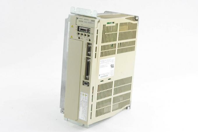 Yaskawa SGDM-20AC-SD2B AC SERVO AMPLIFIER 200-230V 18.5A 2KW NEW
