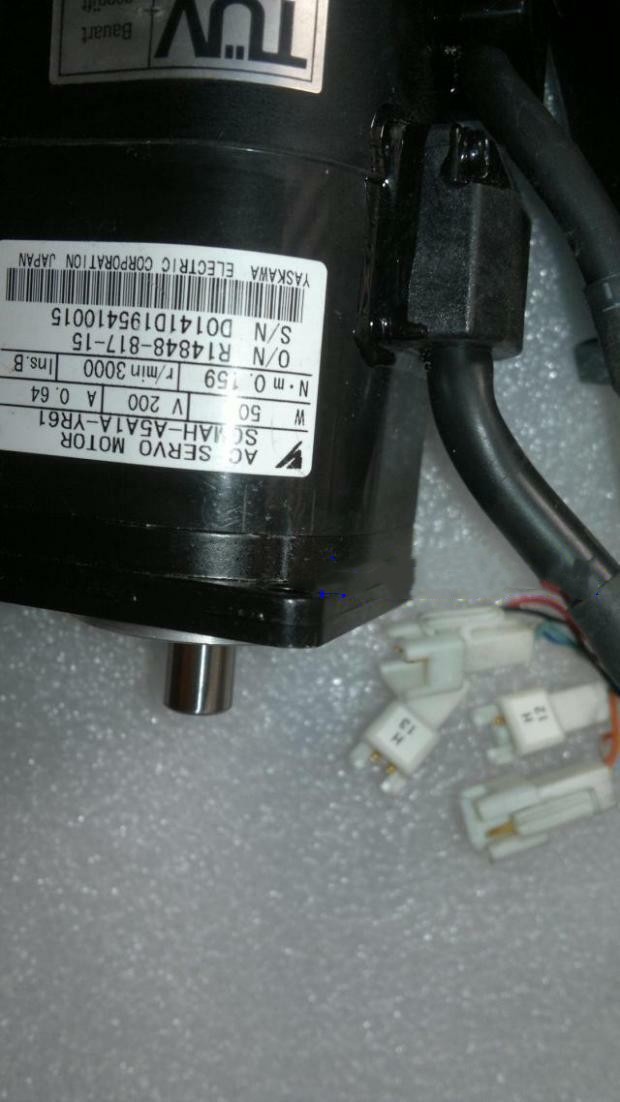 Yaskawa SGMAH-A5A1A-YR61 AC SERVO MOTOR 50W 200V 3000RPM 0.64A NEW