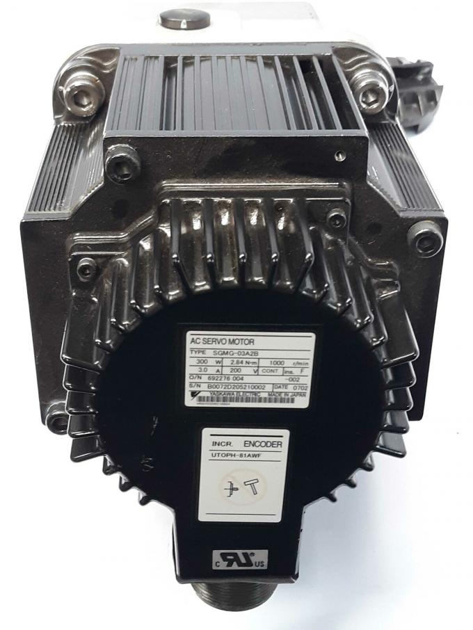 Yaskawa SGMG-03A2B AC SERVO MOTOR 3A 300W 1000RPM 200V NEW