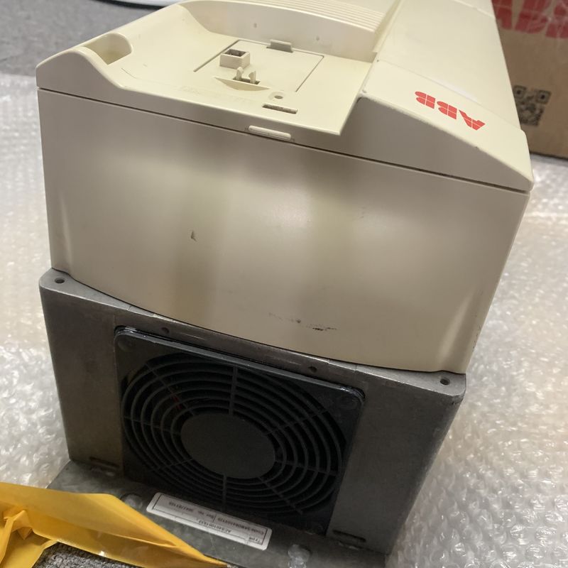 ABB ACS401001632 AC DRIVE ACS 400 FAMILY 380-480VAC 48/63HZ 21.5A NEW