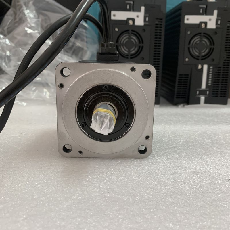 OMRON R7M-AP40030-S1 AC Servo Motor 200V 400W INC 3000 RPM Key Flt