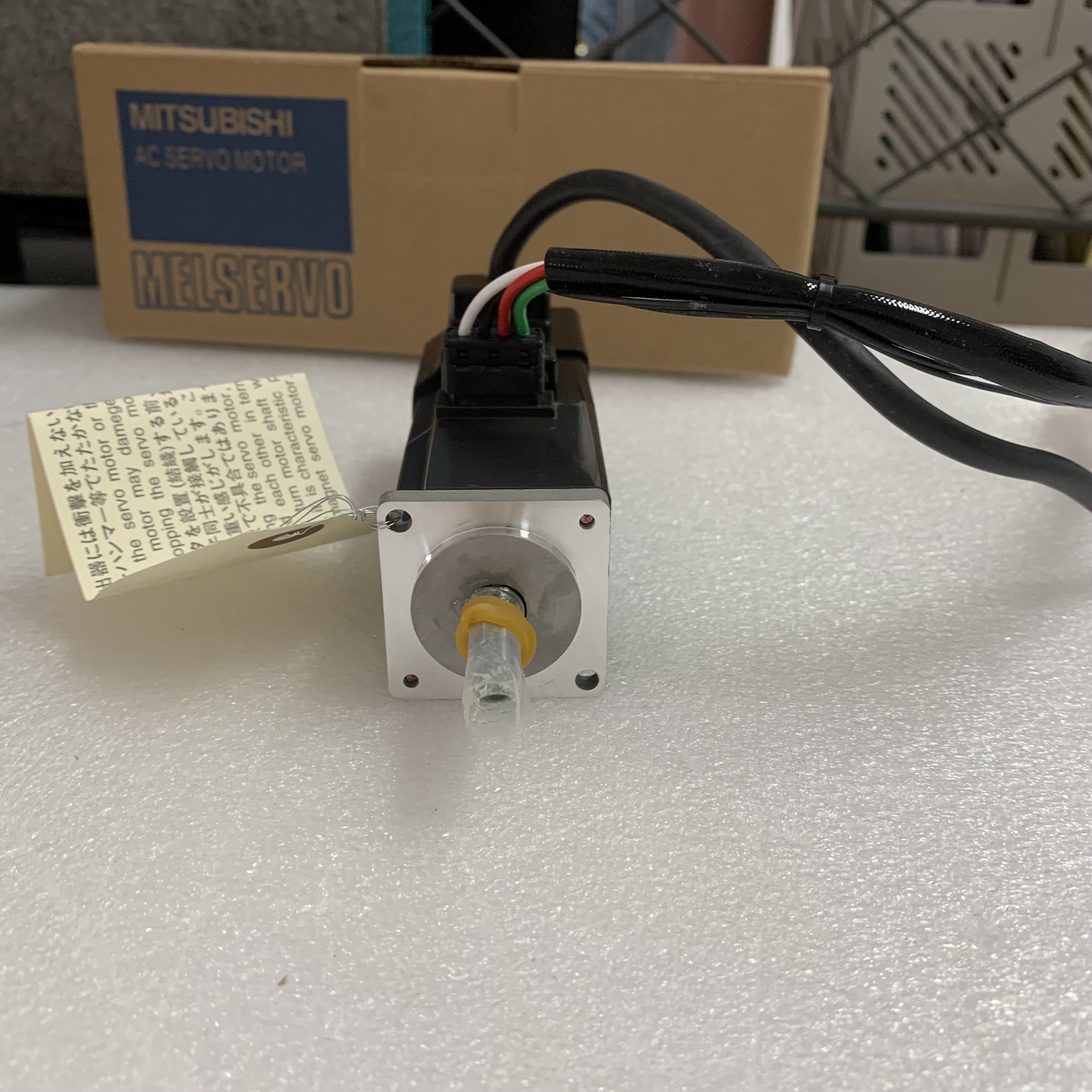 Mitsubishi HC-KFS137BK AC Servo Motor 3 PHASE 100 W 74 V 3000 RPM 1.2 A ...